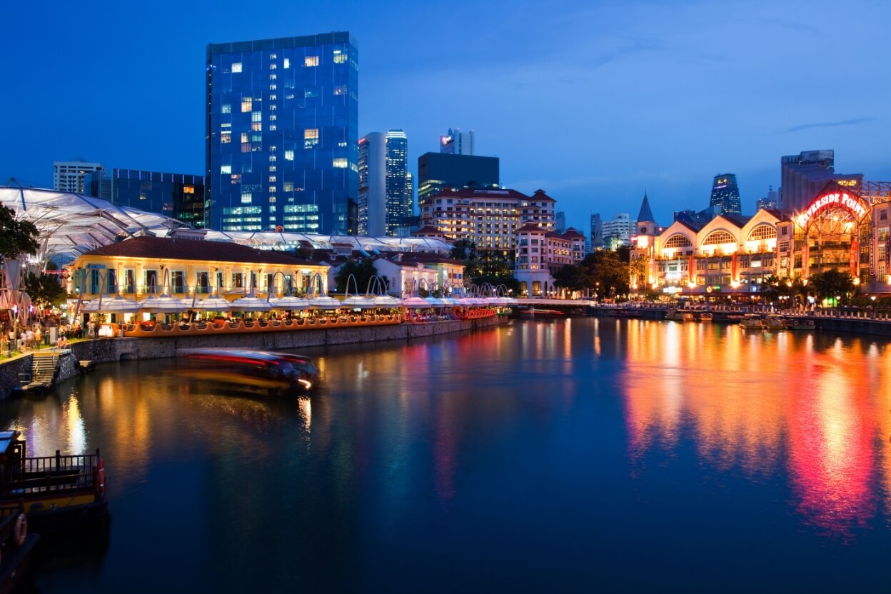 A Historic Landmark. An Iconic River Destination. 见证岁月的历史地标 引领时代的河滨标志 ...